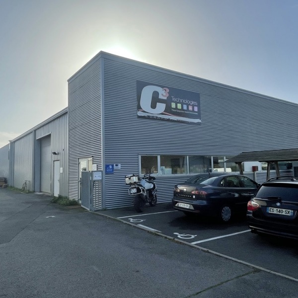 Construction de bateaux et pièces industrielles en composites