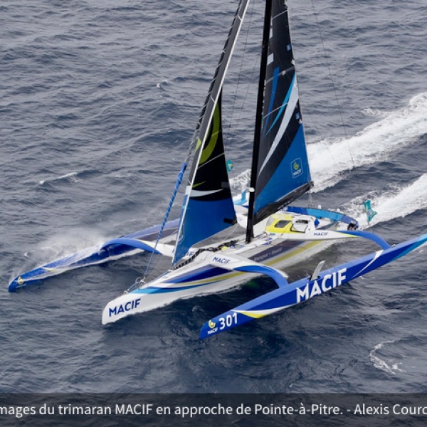 Construction de bateaux et pièces industrielles en composites